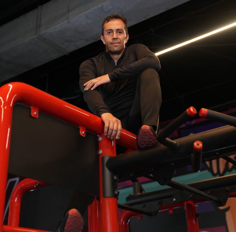 Conoce a Carlos Reyes: Innovación, pasión y compromiso con el bienestar ...